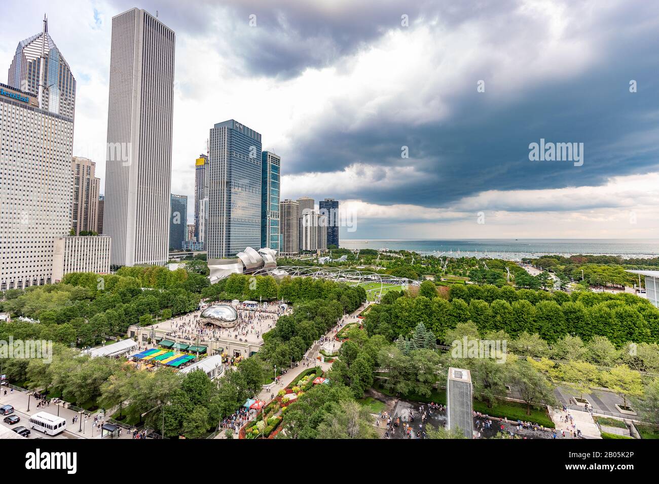 Chigaco city view from a rooftop biulding Stock Photo - Alamy