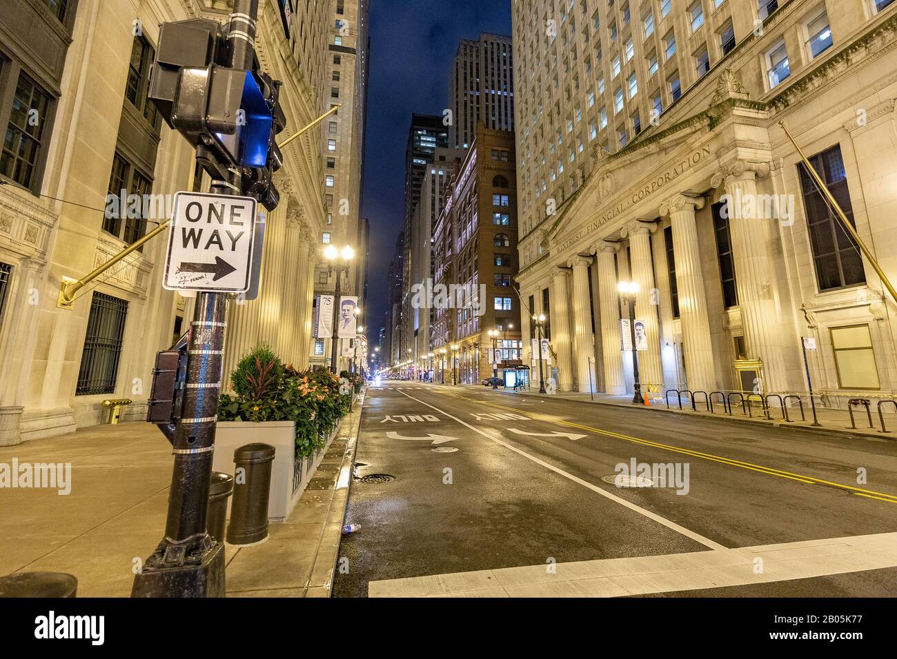Chicago bean night skyline hi-res stock photography and images - Alamy