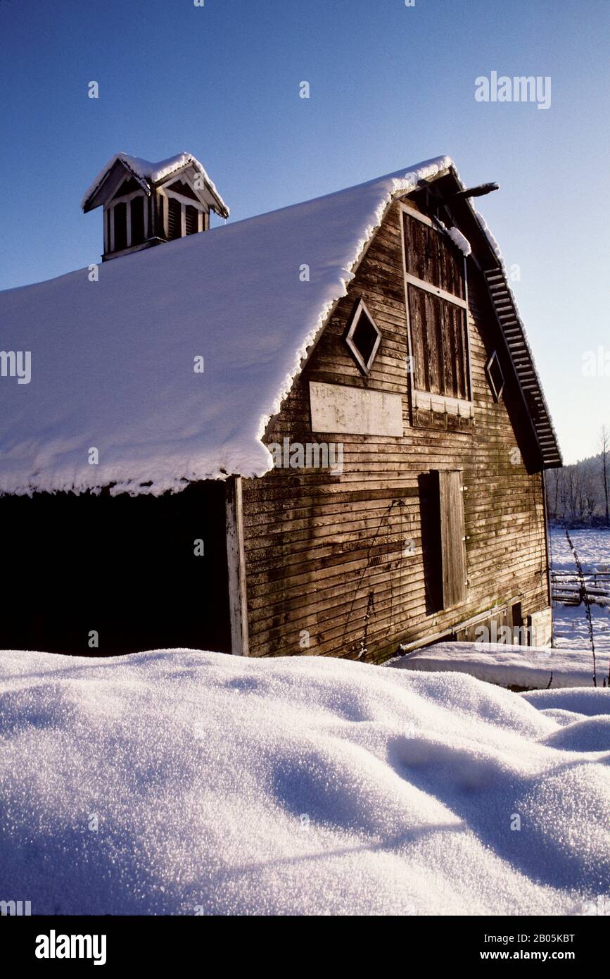 Old barns usa hi-res stock photography and images - Alamy