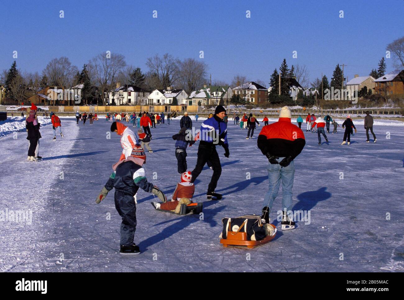 Ottawa frozen canal skating hi-res stock photography and images - Alamy