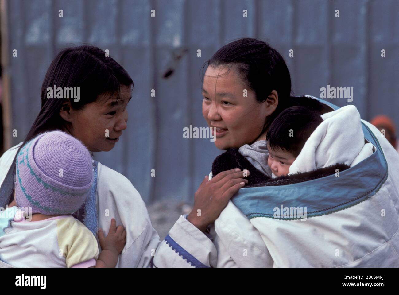 CANADA, NW TERRITORIES, ARVIAT, (ESKIMO POINT), VILLAGE SCENE LOCAL ...