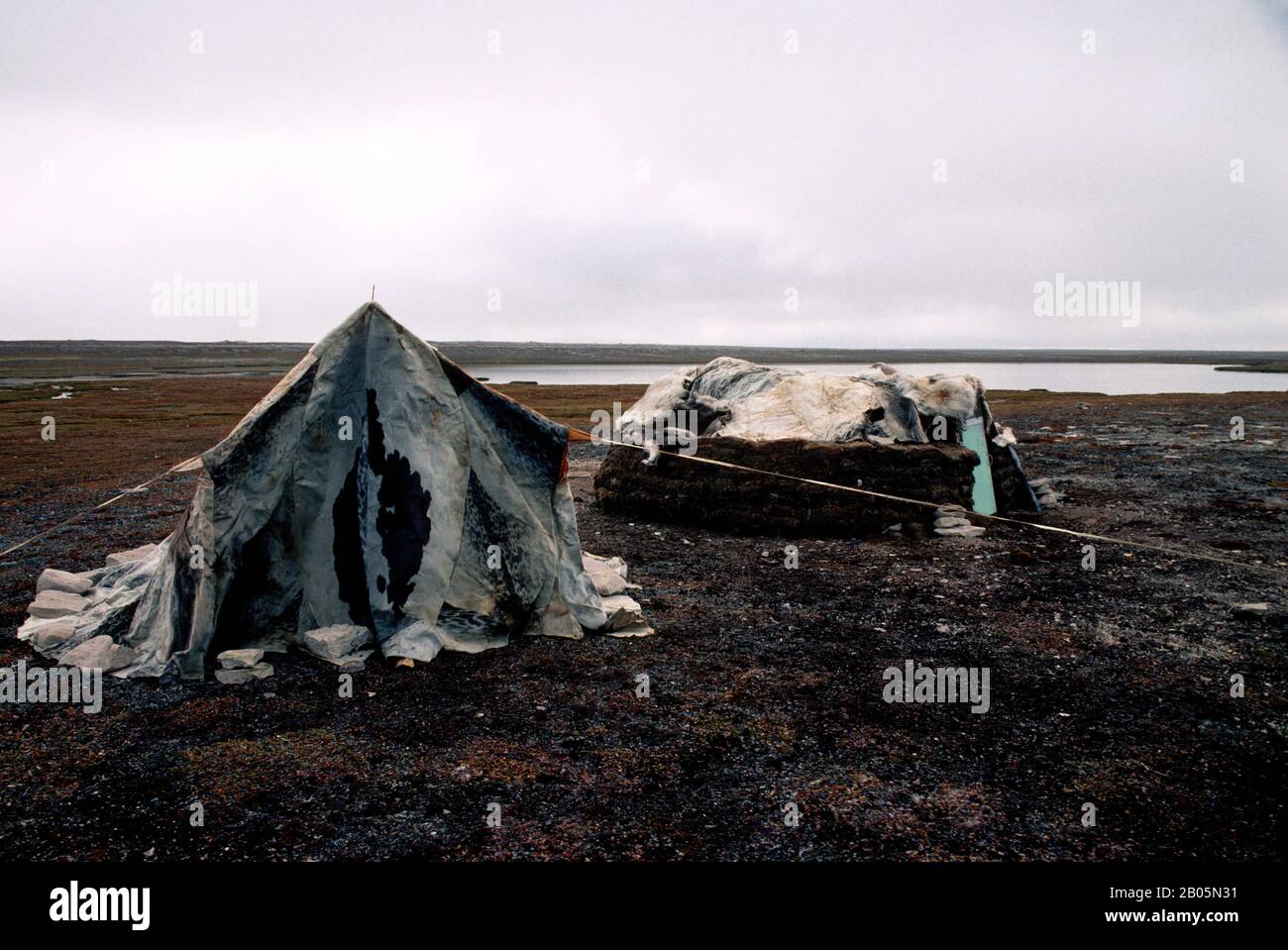 CANADA, NWT, HUDSON BAY, SOUTH HAMPTON ISLAND, NATIVE PT, TRADITIONAL ...