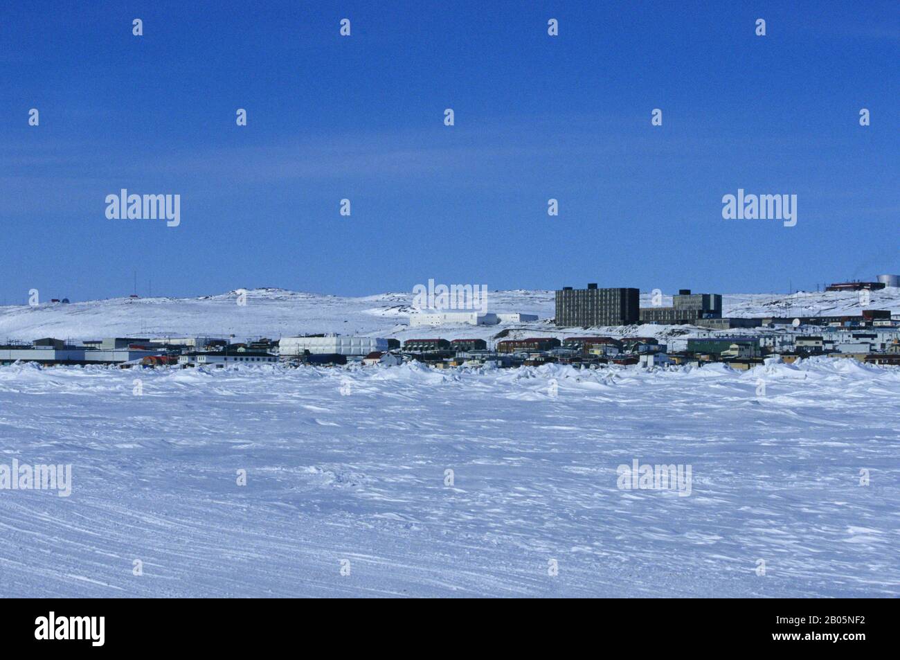 Inuit town inuit canada town hi-res stock photography and images - Alamy