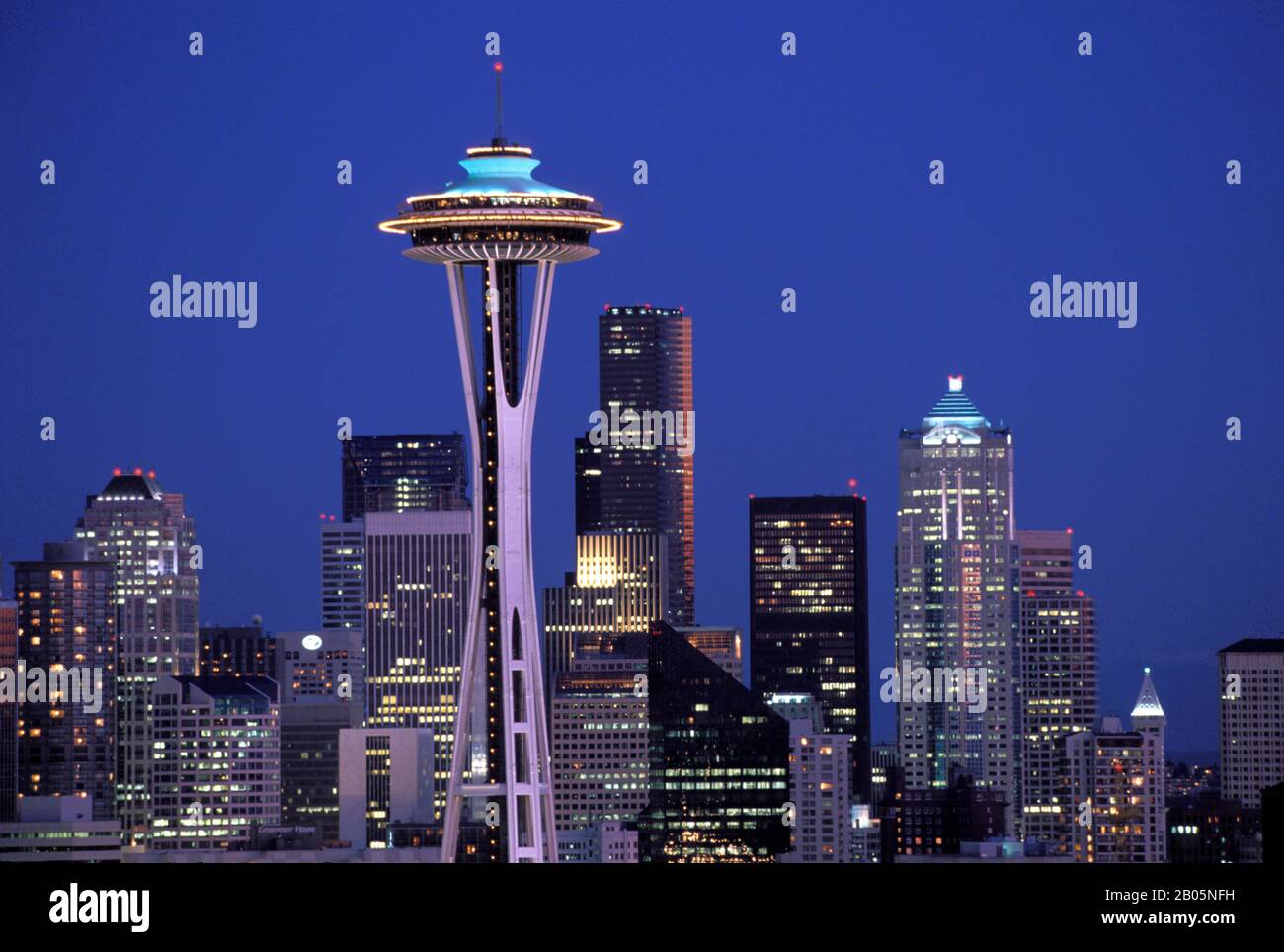 Night building usa hi-res stock photography and images - Alamy