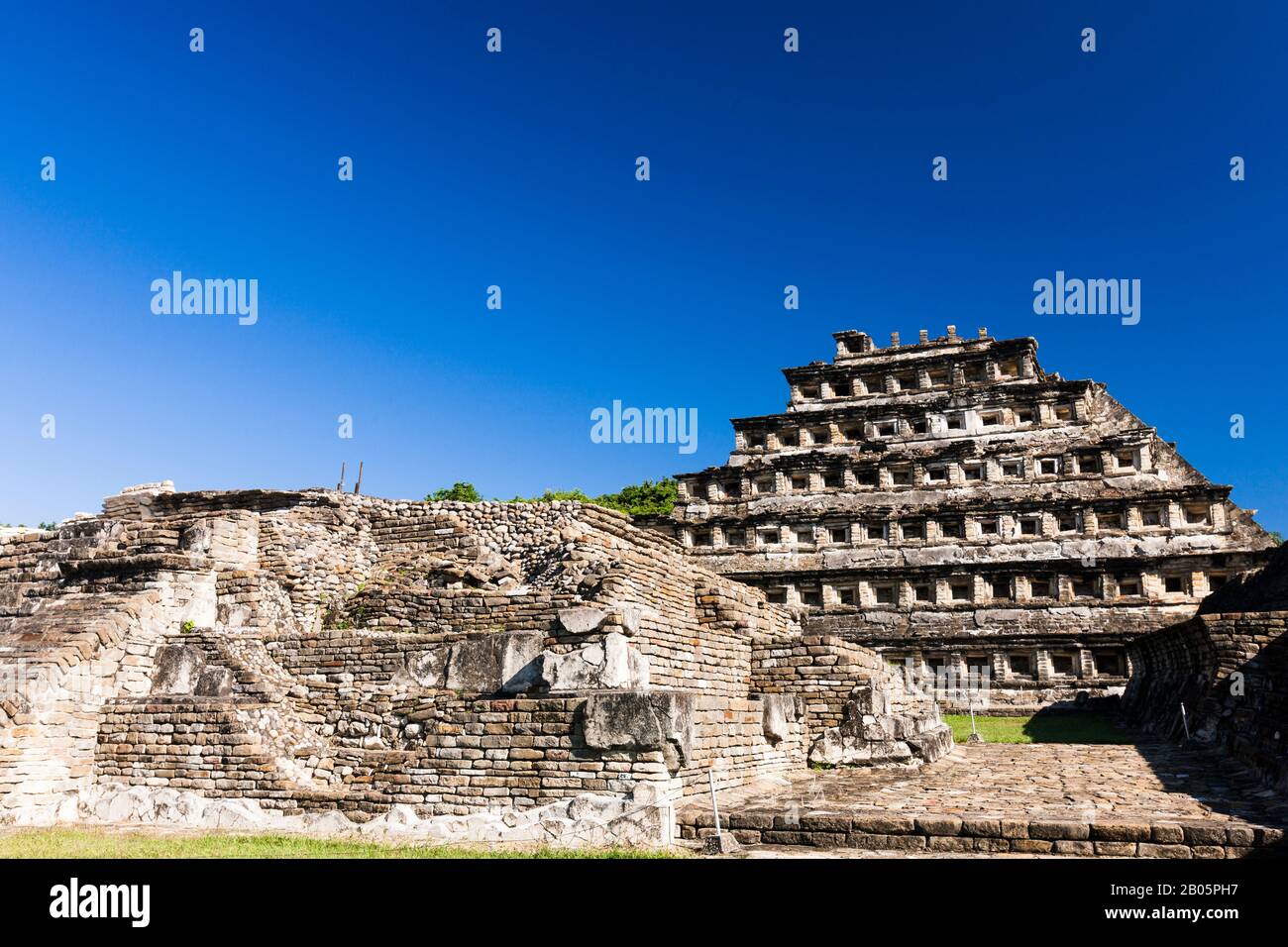 Pyramid of the Niches, El Tajin, most important north-east Mesoamerica ...
