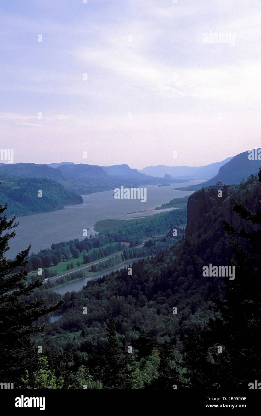 Columbia gorge landscapes hi-res stock photography and images - Alamy