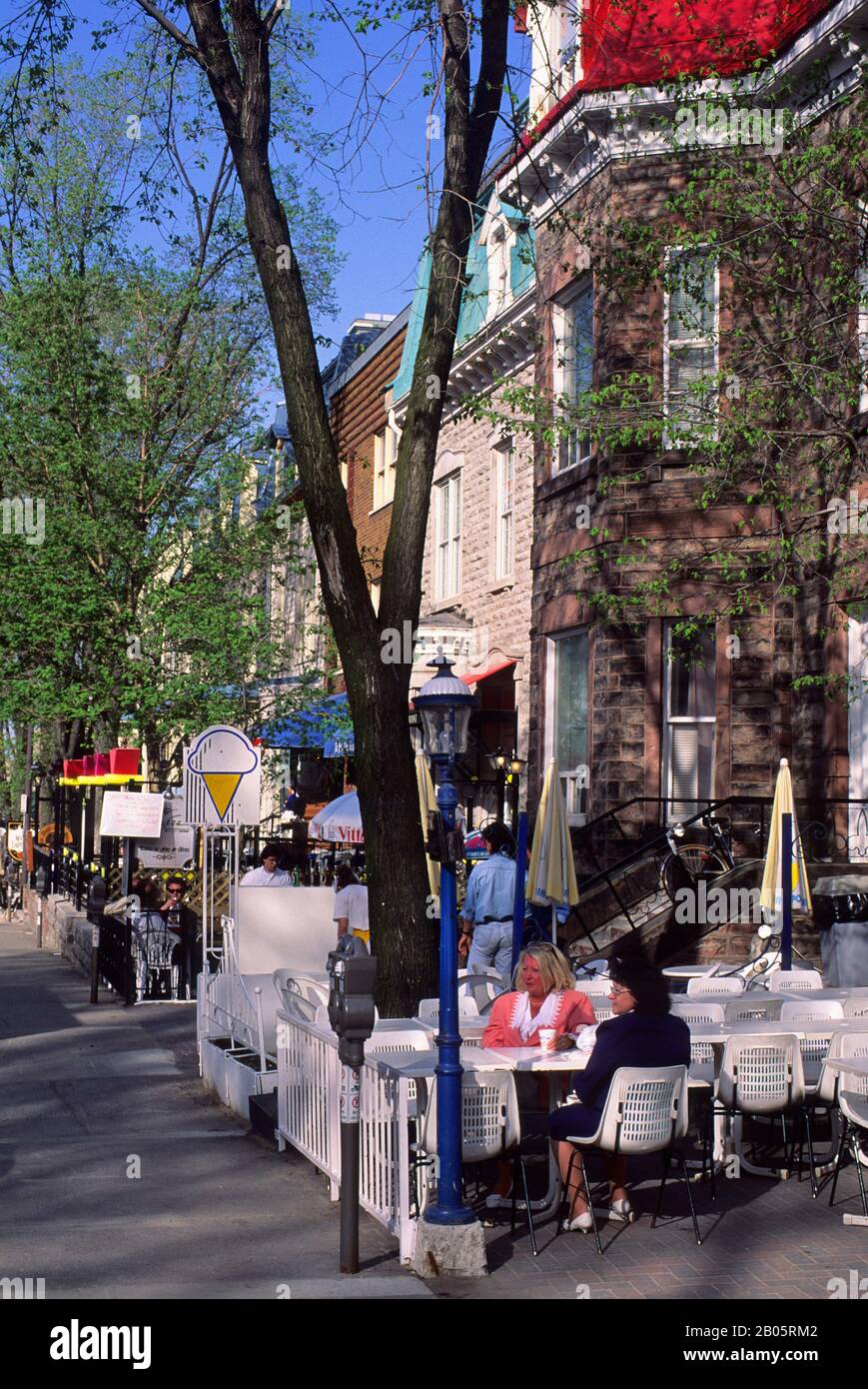 CANADA,QUEBEC,QUEBEC CITY, GRAND ALLEE, OUTDOOR RESTAURANT Stock Photo ...