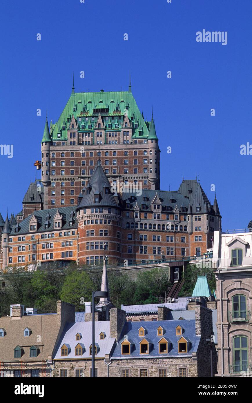 CANADA,QUEBEC,QUEBEC CITY, PLACE-ROYALE DISTRICT WITH HOTEL CHATEAU ...