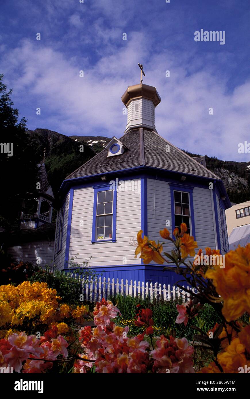 Alaska churches hi-res stock photography and images - Alamy