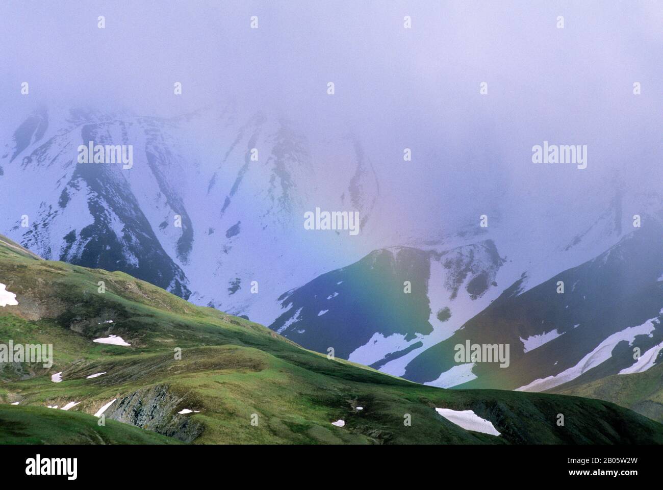 USA, ALASKA, DENALI NATIONAL PARK, VIEW FROM POLYCHROME PASS, RAINBOW ...