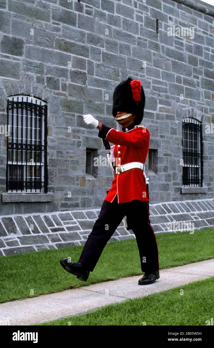 Quebec citadel entrance hi-res stock photography and images - Alamy