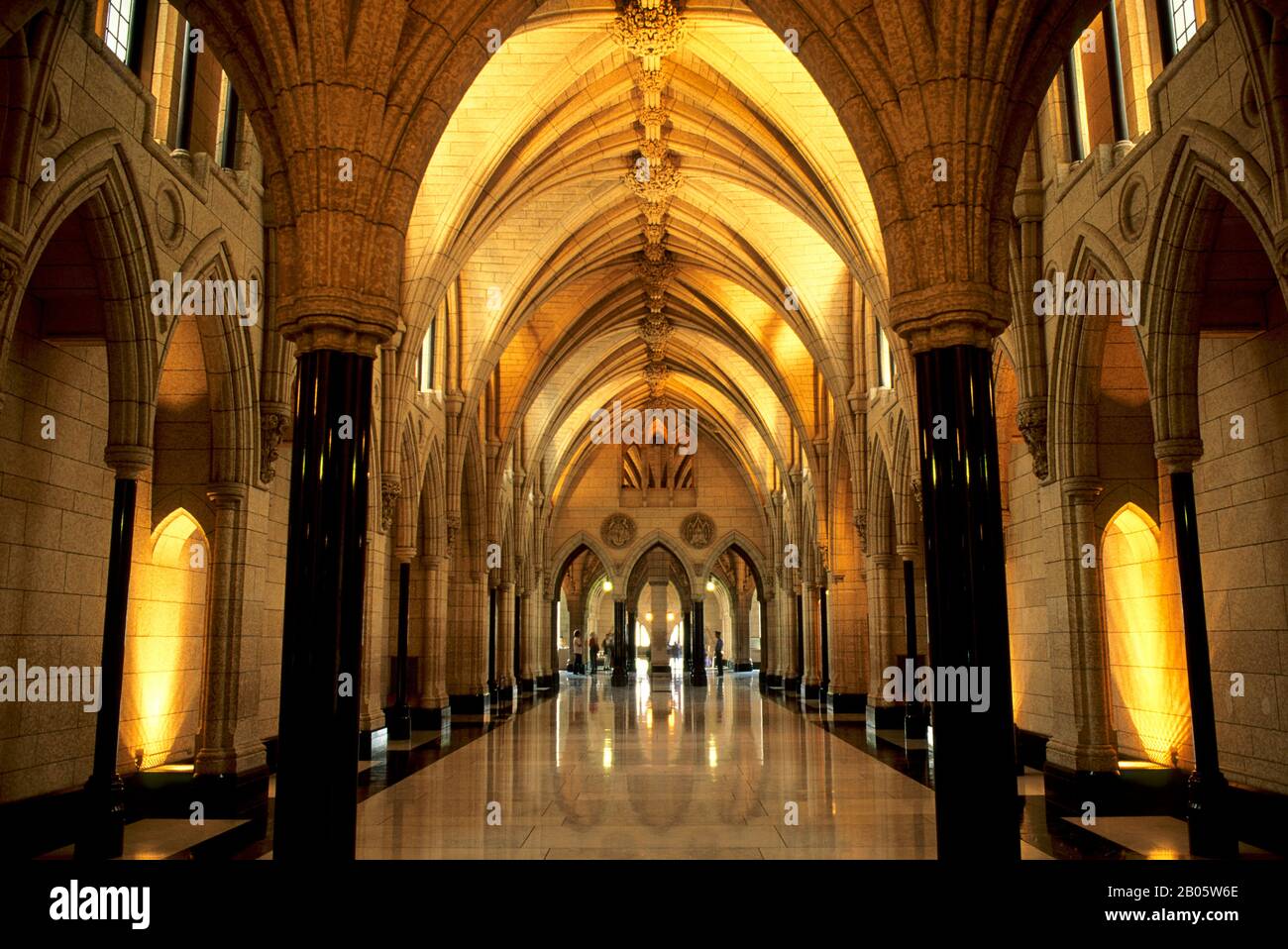 Canada parliament building interior hi-res stock photography and images ...