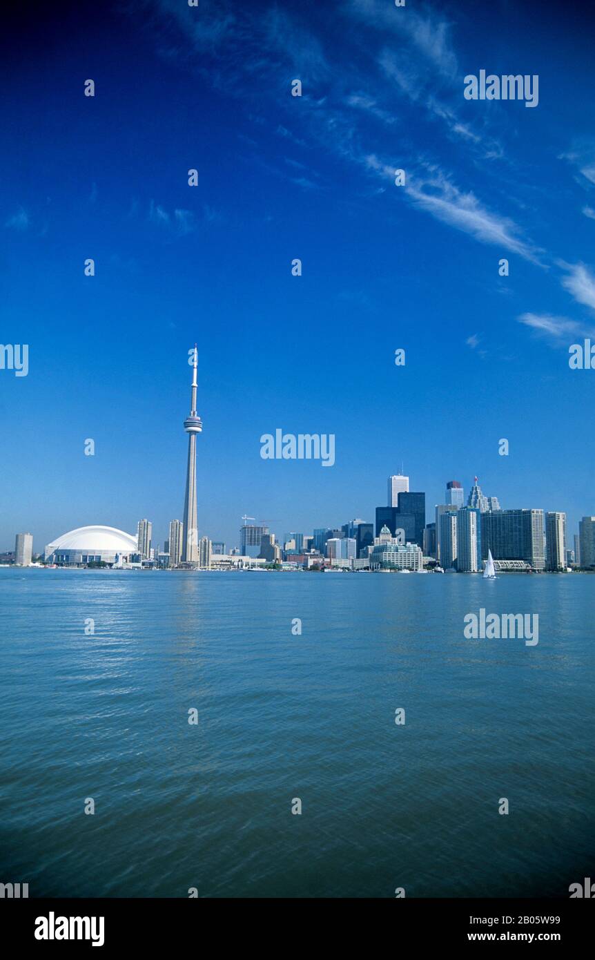 CANADA, ONTARIO, TORONTO, SKYLINE WITH SKY DOME AND CN TOWER Stock ...