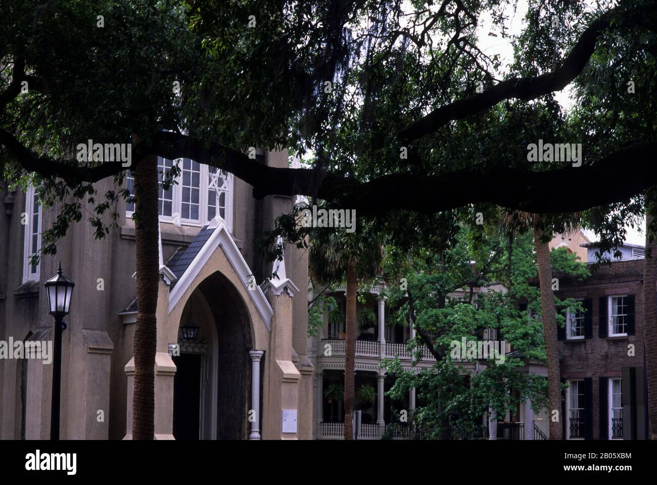 USA, GEORGIA, SAVANNAH, MONTEREY SQUARE, SYNAGOGUE BUILT IN GOTHIC ...