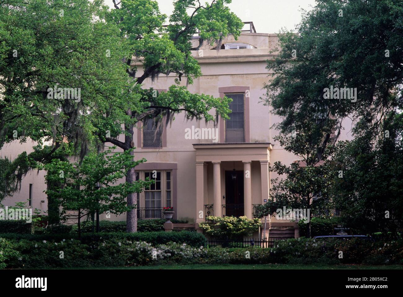Savannah georgia madison square hi-res stock photography and images - Alamy