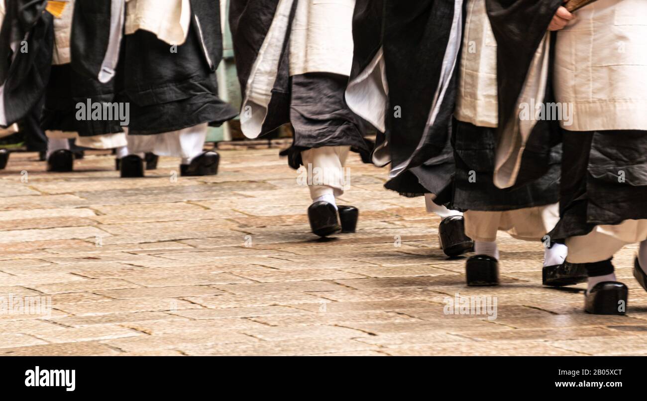 Koyasan monks hi-res stock photography and images - Alamy