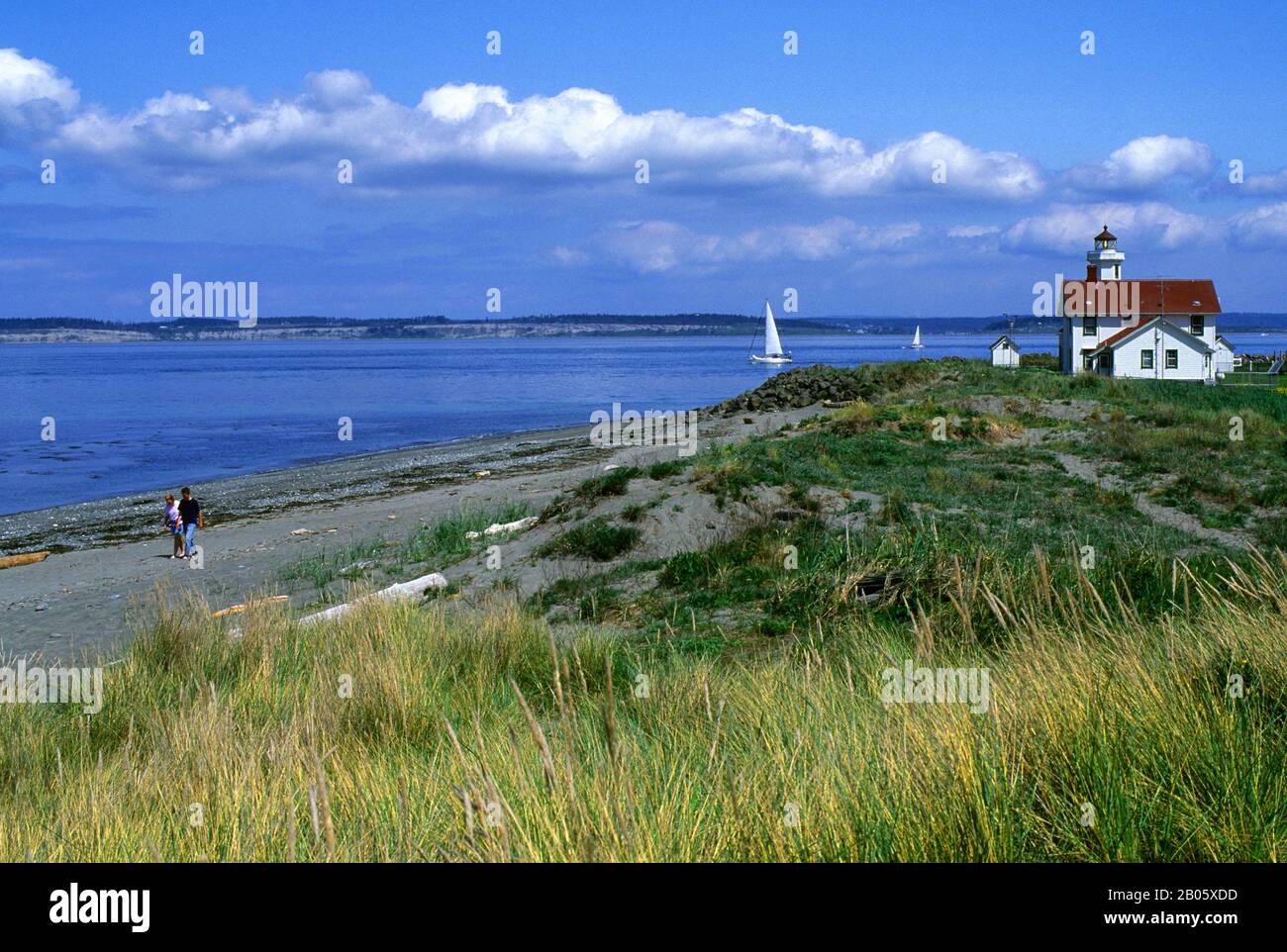 USA, WASHINGTON, PORT TOWNSEND, FORT WORDEN STATE PARK, BEACH, VIEW OF ...