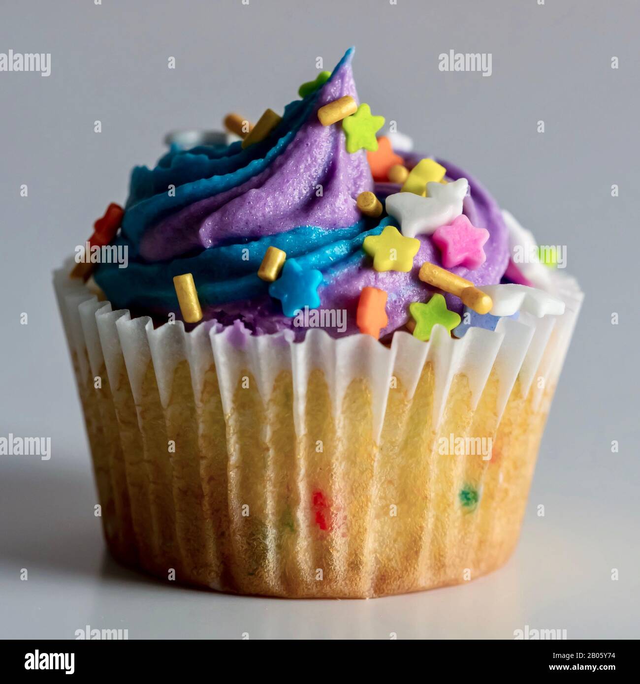 Purple frosting hi-res stock photography and images - Alamy