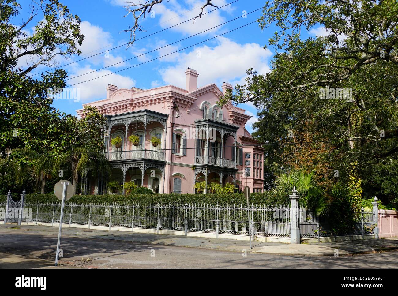 Pink mansion hi-res stock photography and images - Alamy