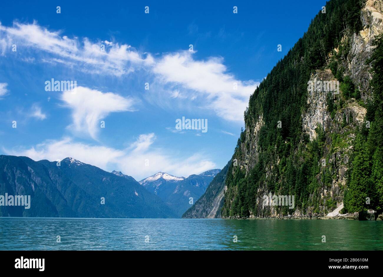 Knight inlet fjord hi-res stock photography and images - Alamy
