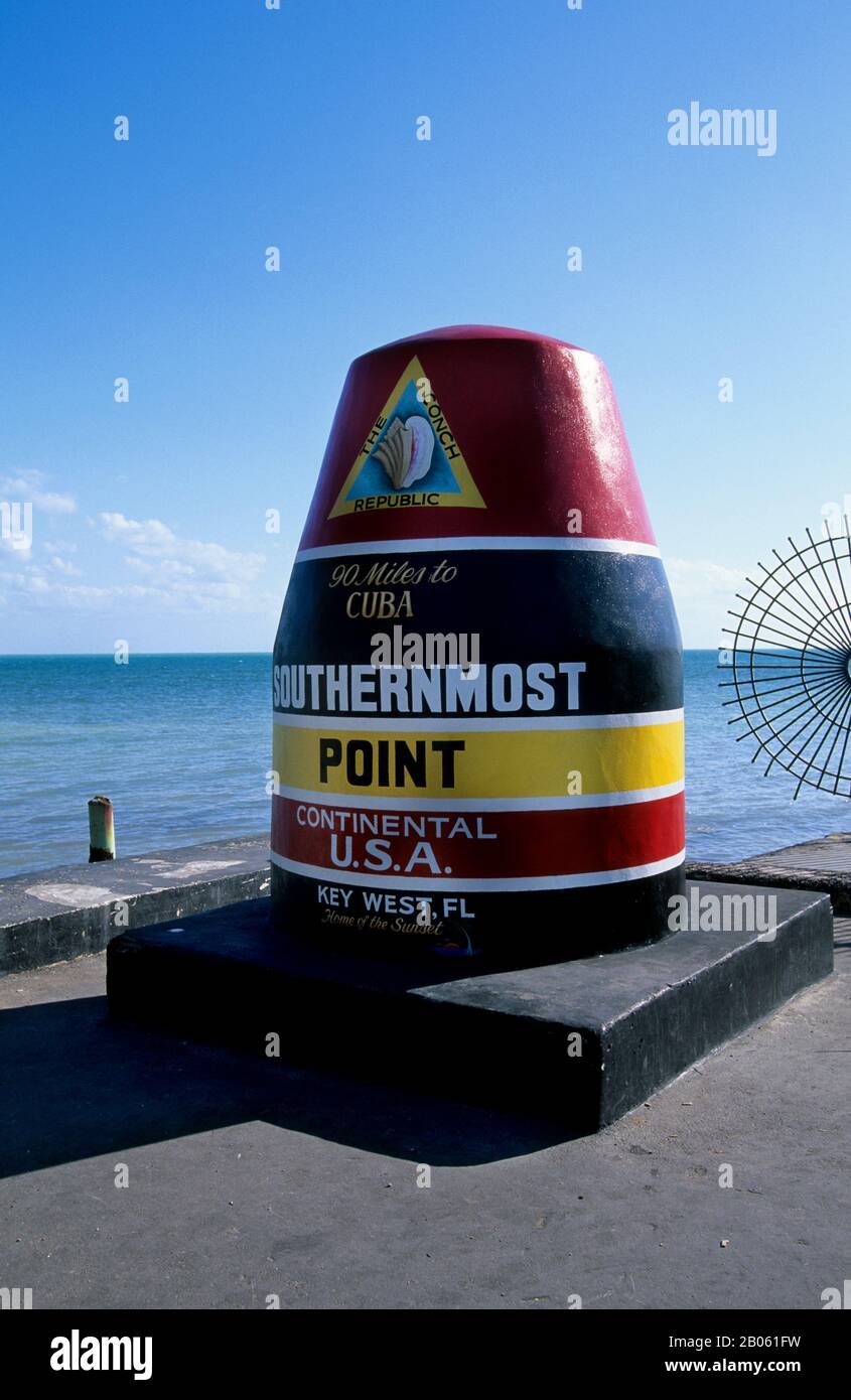 USA, FLORIDA, KEY WEST, SOUTHERNMOST POINT OF CONTINENTAL USA MARKER ...