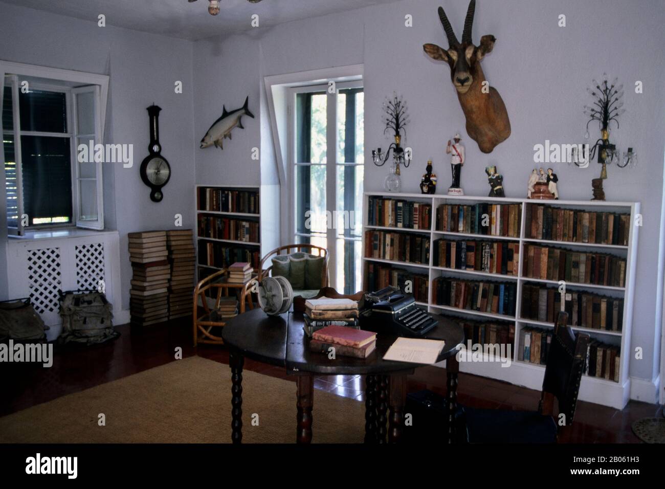 USA, FLORIDA, KEY WEST, ERNEST HEMINGWAY HOUSE, INTERIOR, STUDIO WITH ...