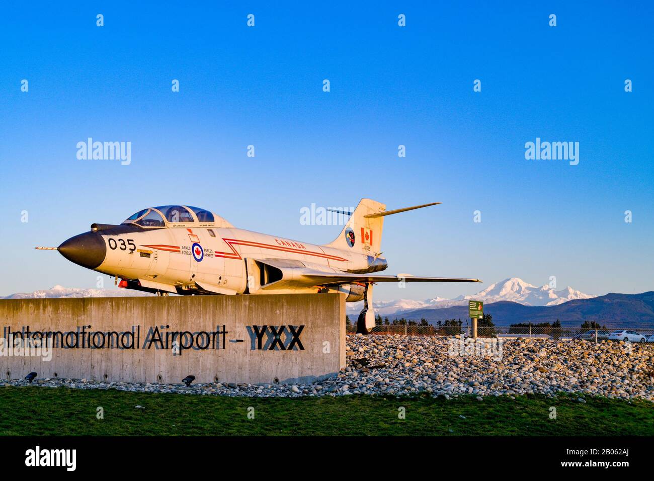 Canadian Forces retired McDonnell CF-101 Voodoo interceptor aircraft ...