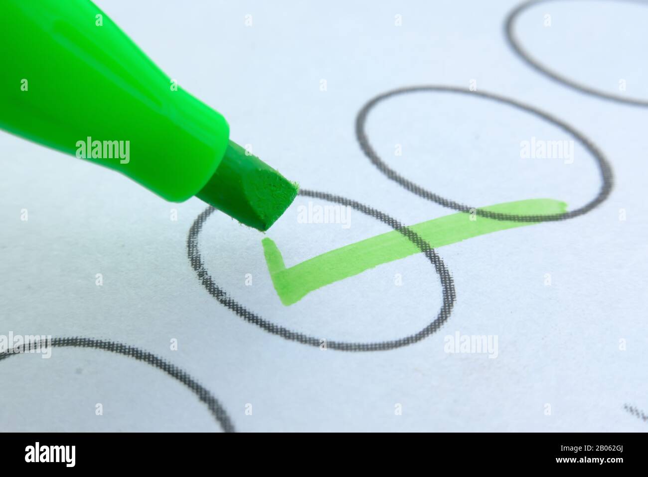 Pen tick list hi-res stock photography and images - Alamy