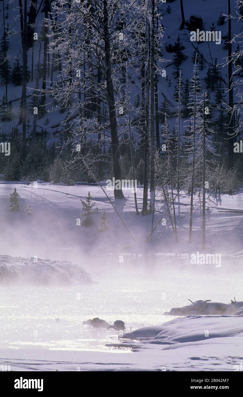Yellowstone landscapes hi-res stock photography and images - Alamy