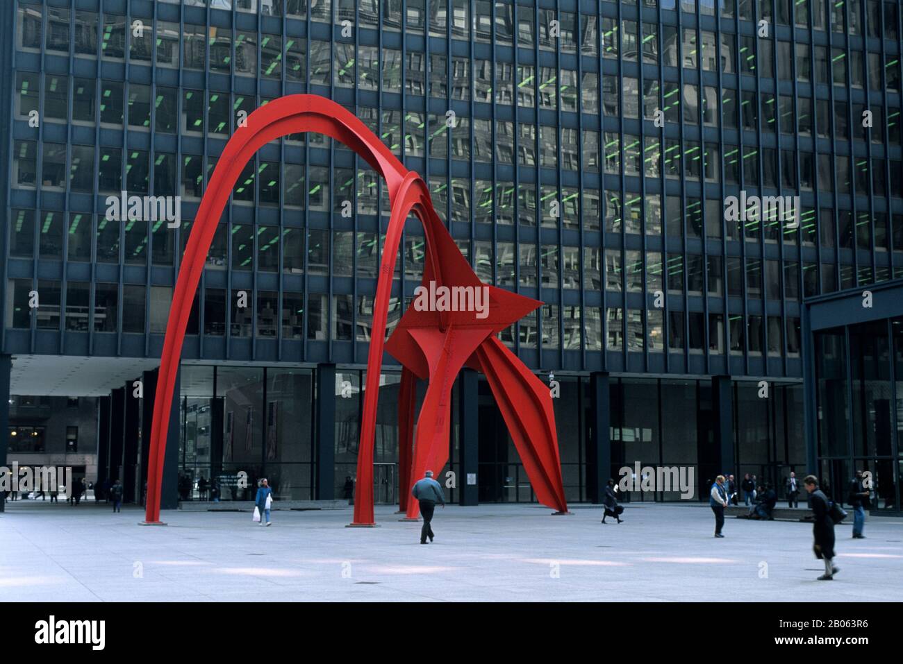 USA, ILLINOIS, CHICAGO, DOWNTOWN, FLAMINGO, METAL SCULPTURE, MODERN ART ...