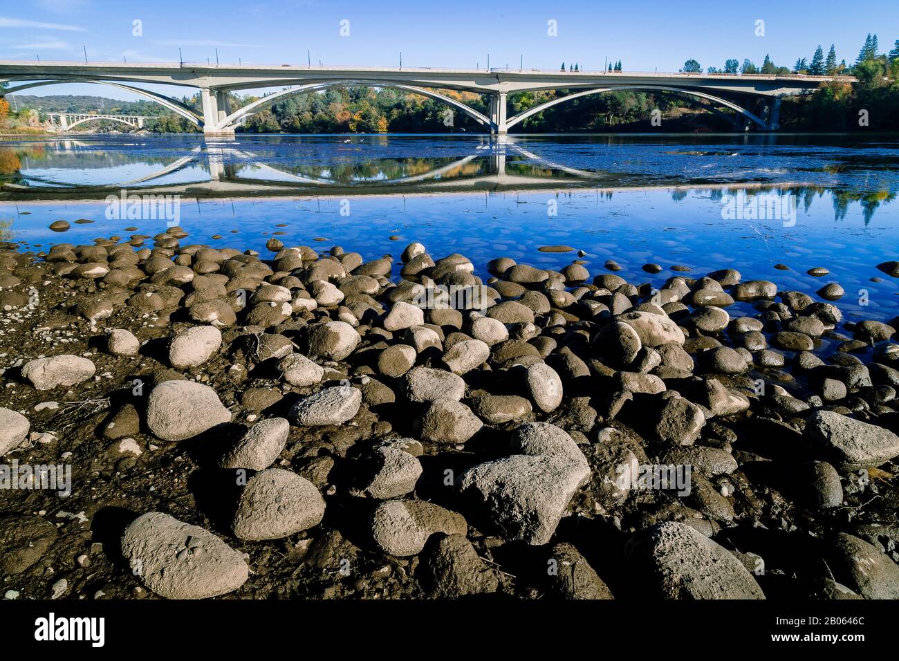 Water reflection under bridge hi-res stock photography and images - Alamy