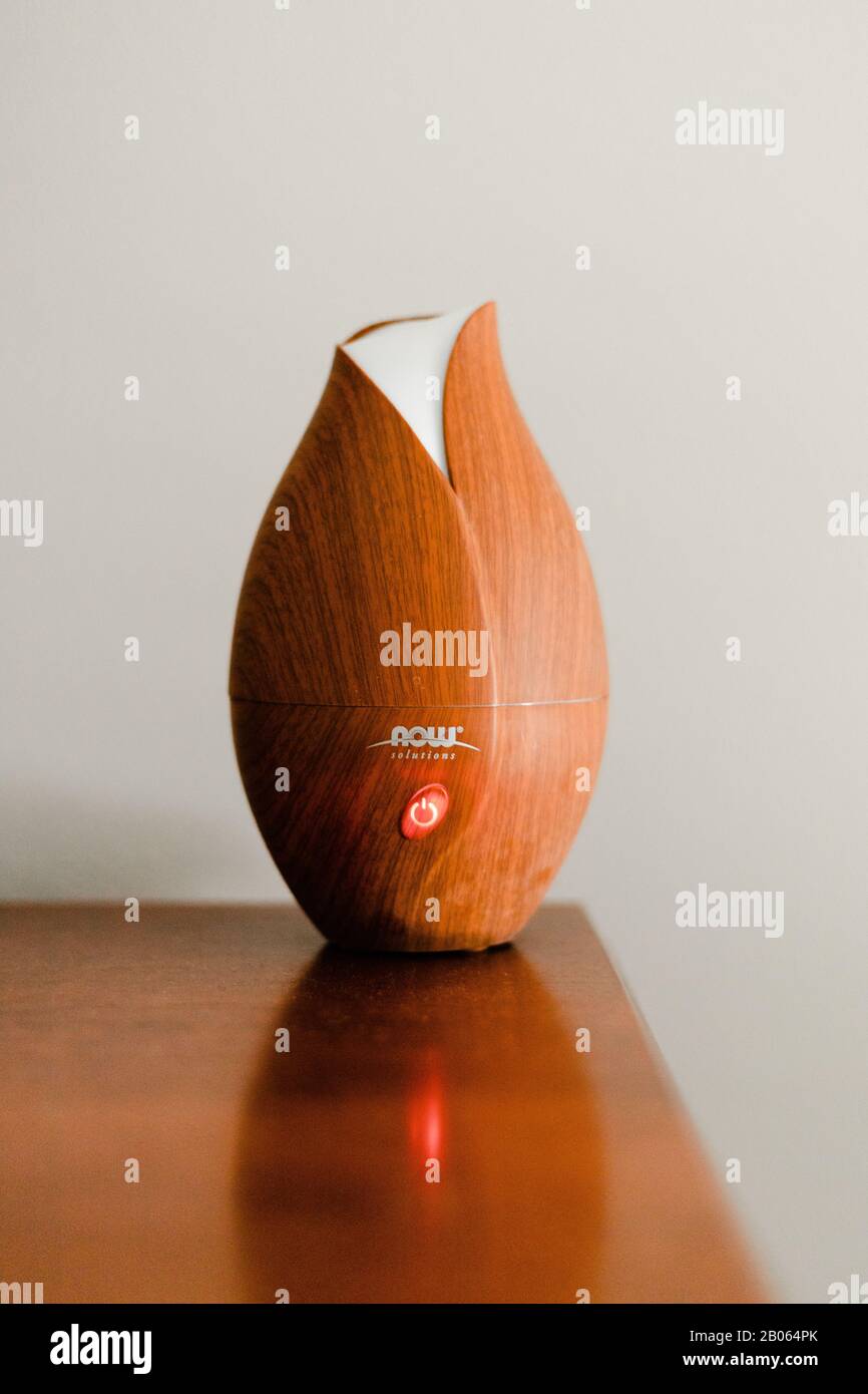 Now Solutions Faux Wood Essential Oil Diffuser Stock Photo - Alamy