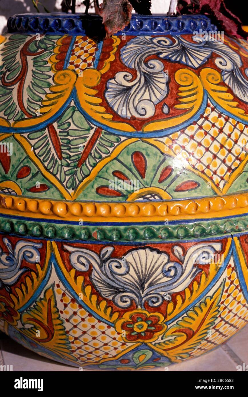 Mexican pottery hi-res stock photography and images - Alamy