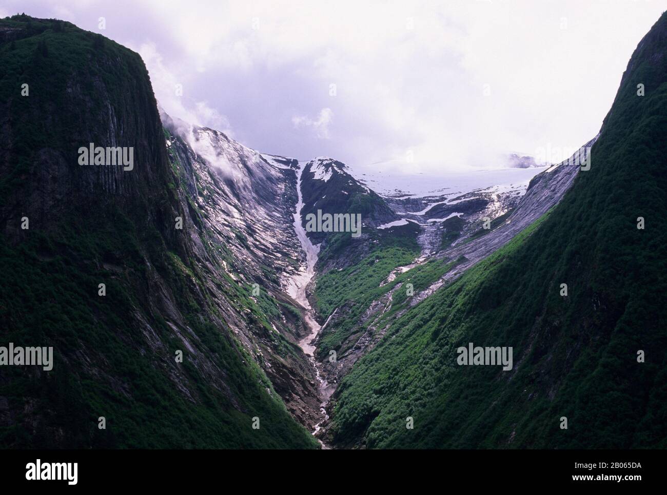 Glacier carved valley hi-res stock photography and images - Alamy