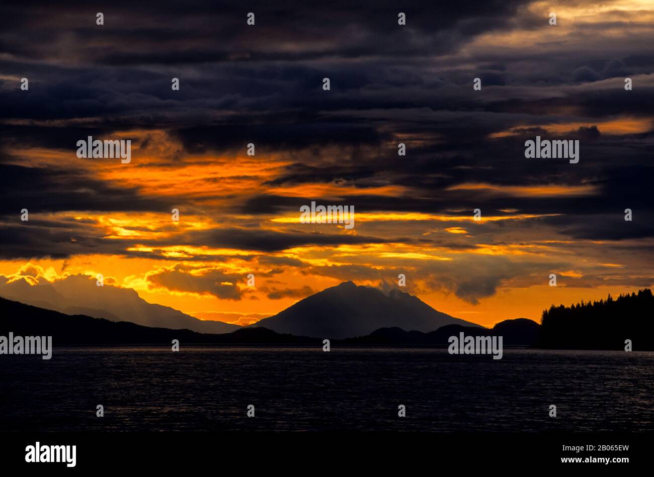 Inside passage near juneau hi-res stock photography and images - Alamy