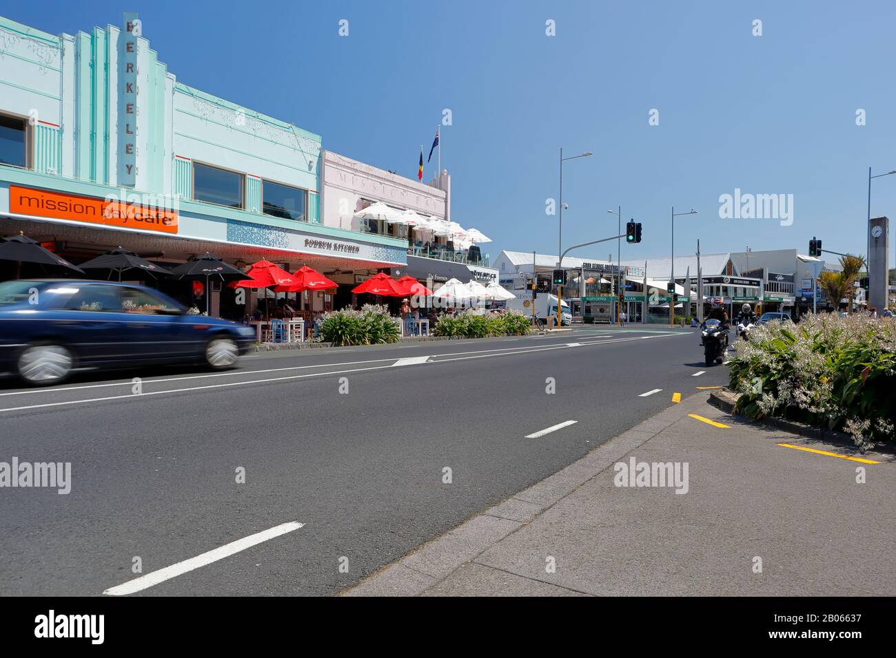 Urban Landscape. Street scene in Mission Bay, Auckland, New Zealand ...