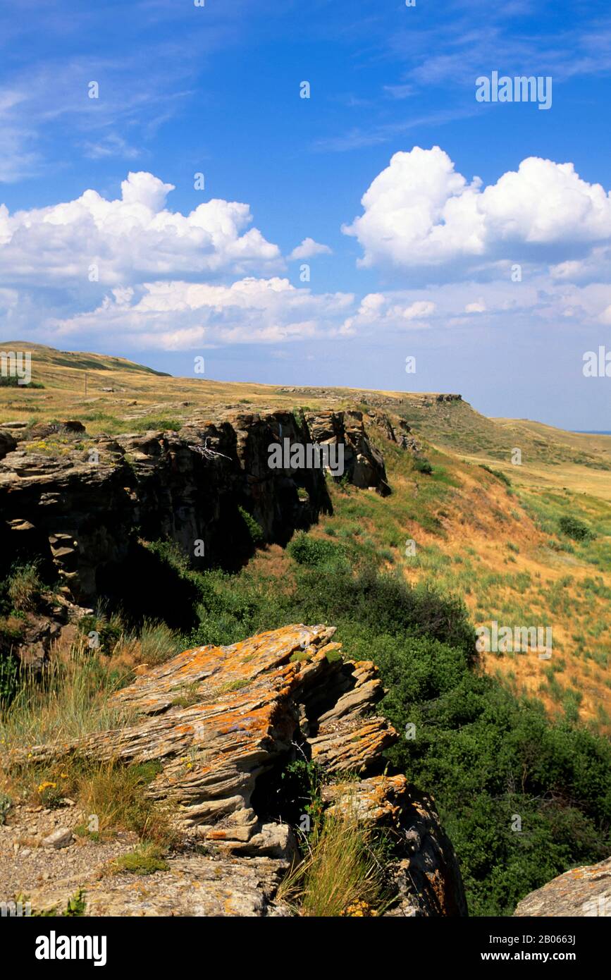 Cliff head smashed in buffalo jump fort macleod hi-res stock ...