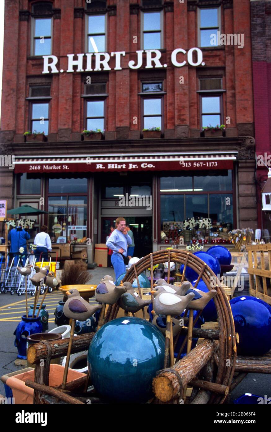 USA, MICHIGAN, DETROIT, EASTERN MARKET, MARKET SCENE Stock Photo - Alamy