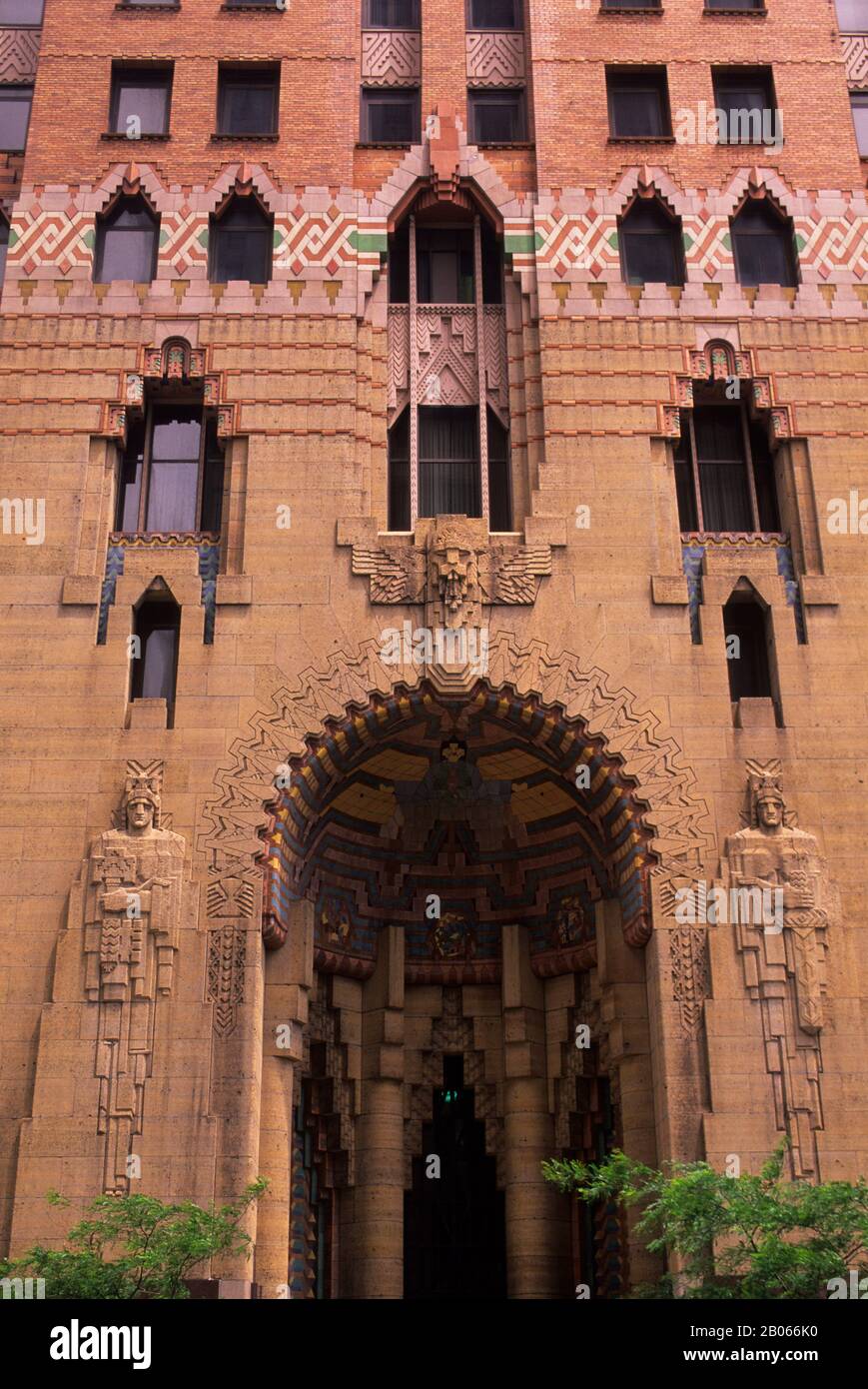 USA, MICHIGAN, DETROIT, DOWNTOWN, GUARDIAN BUILDING, DETAIL, ENTRANCE ...