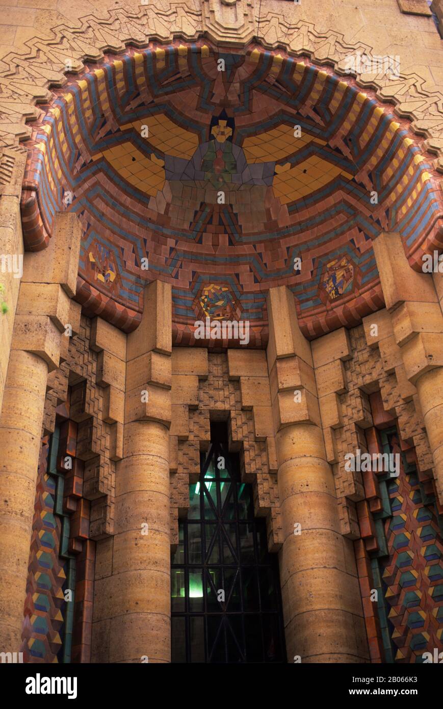 USA, MICHIGAN, DETROIT, DOWNTOWN, GUARDIAN BUILDING, DETAIL, ENTRANCE ...