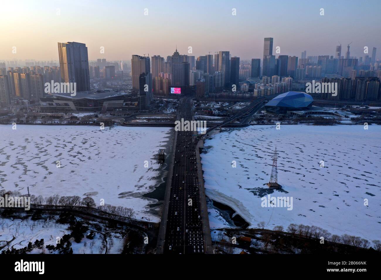 Riveroverlookice hi-res stock photography and images - Alamy