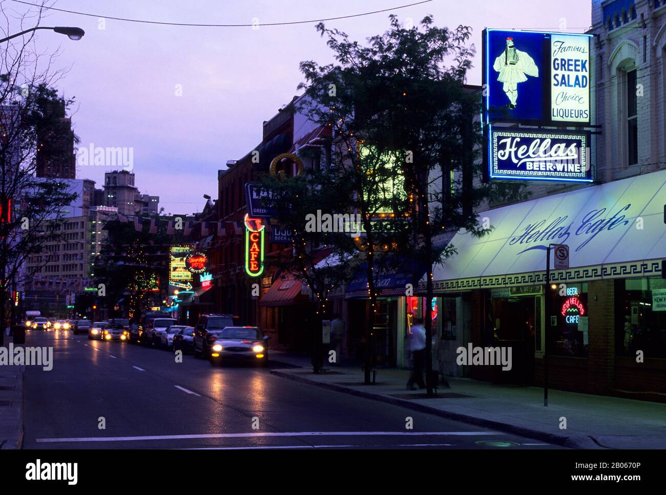 USA, MICHIGAN, DETROIT, GREEKTOWN, STREET SCENE, ILLUMINATED RESTAURANT ...