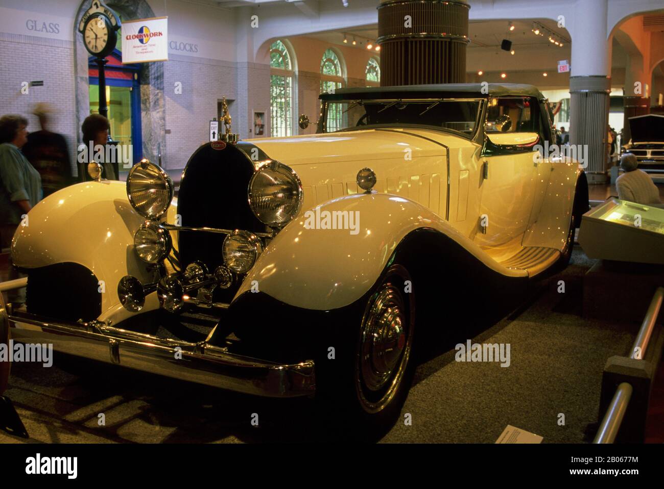 USA, MICHIGAN, NEAR DETROIT, DEARBORN, HENRY FORD MUSEUM, 1931 BUGATTI ...