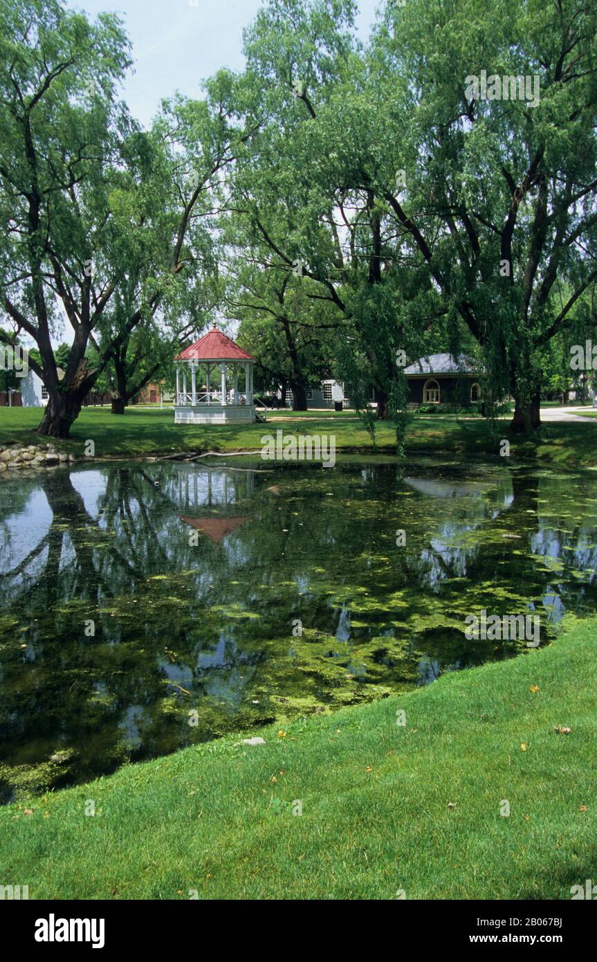 USA, MICHIGAN, NEAR DETROIT, DEARBORN, GREENFIELD VILLAGE, VILLAGE ...