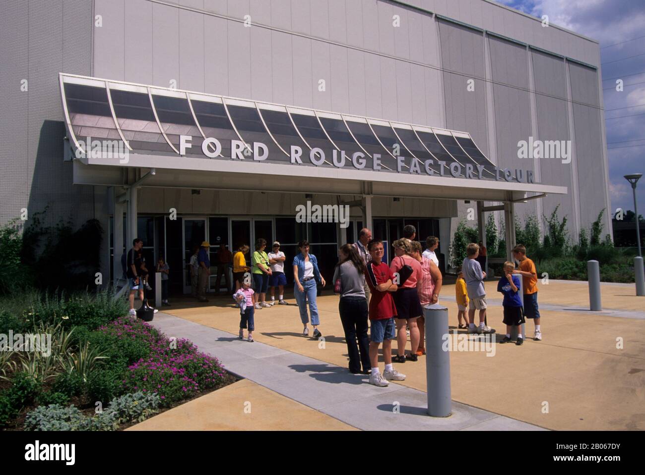 Ford factory tour hi-res stock photography and images - Alamy