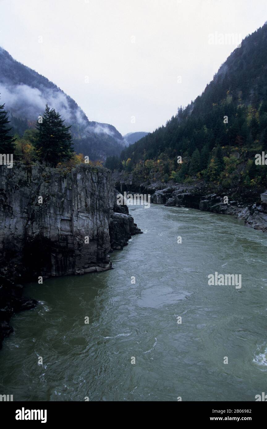 CANADA, B.C., NEAR HOPE, FRASER CANYON AT HELL'S GATE AIRTRAM, FRASER ...