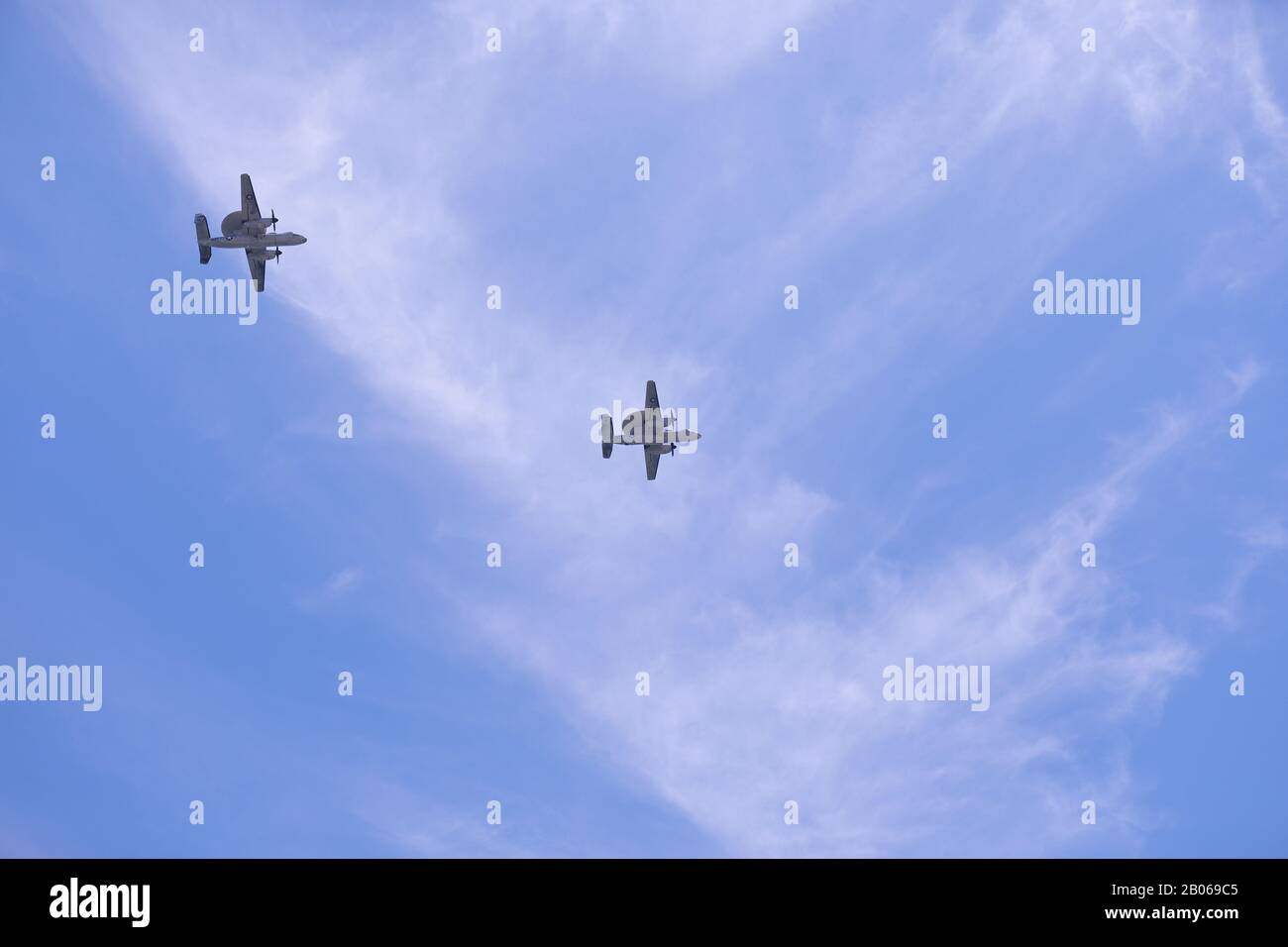 Hawkeye early warning plane hi-res stock photography and images - Alamy
