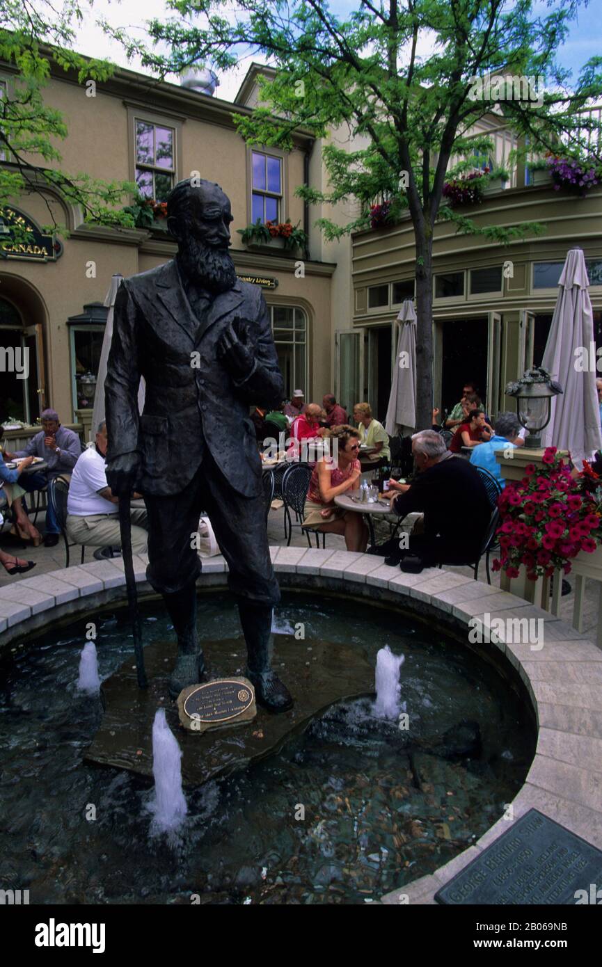 George Bernard Shaw Statue High Resolution Stock Photography and Images ...