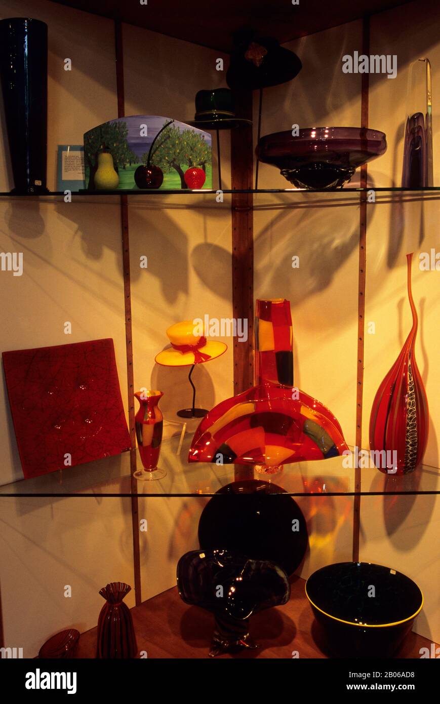 USA, MICHIGAN, NEAR DETROIT, ROYAL OAK, ARIANA GALLERY, GLASS ART Stock ...