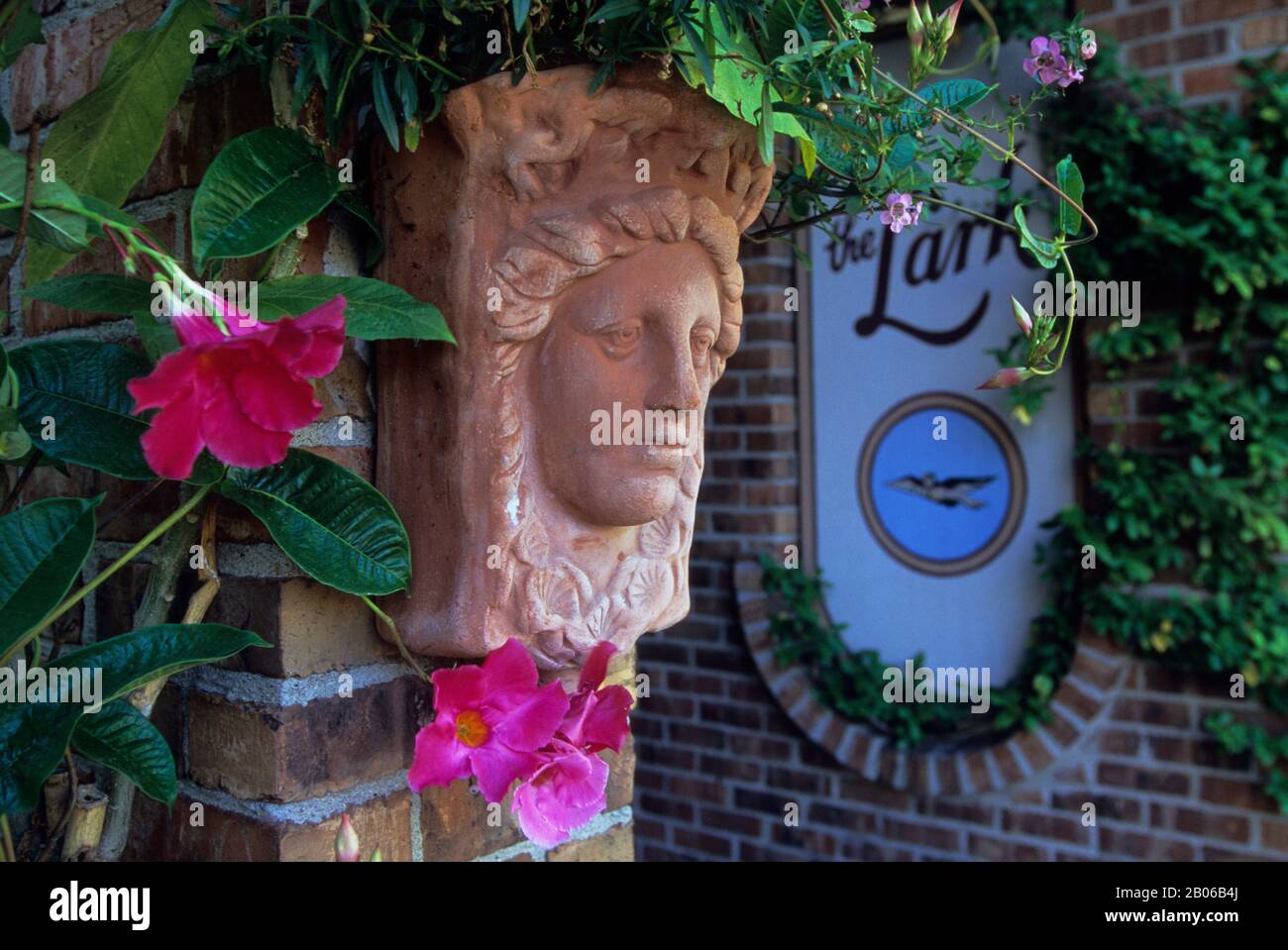 USA, MICHIGAN, NEAR DETROIT, WEST BLOOMFIELD, THE LARK RESTAURANT ...